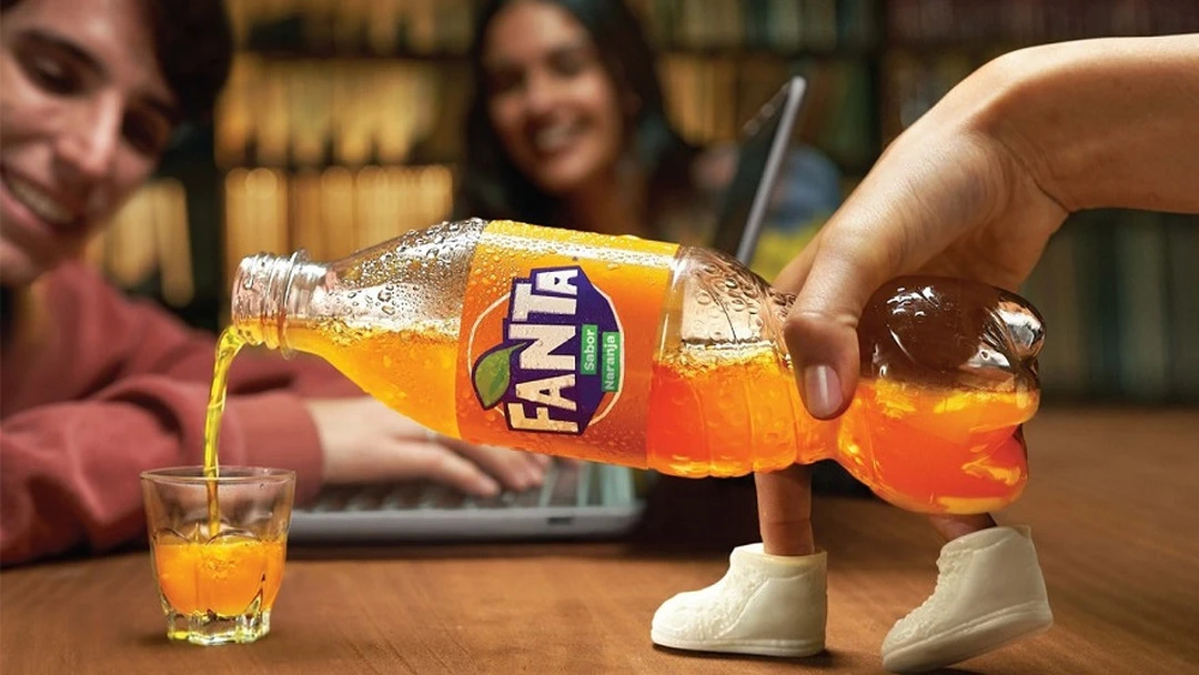 Pensar en positivo y divertirse: así es la nueva CAMPAÑA de FANTA