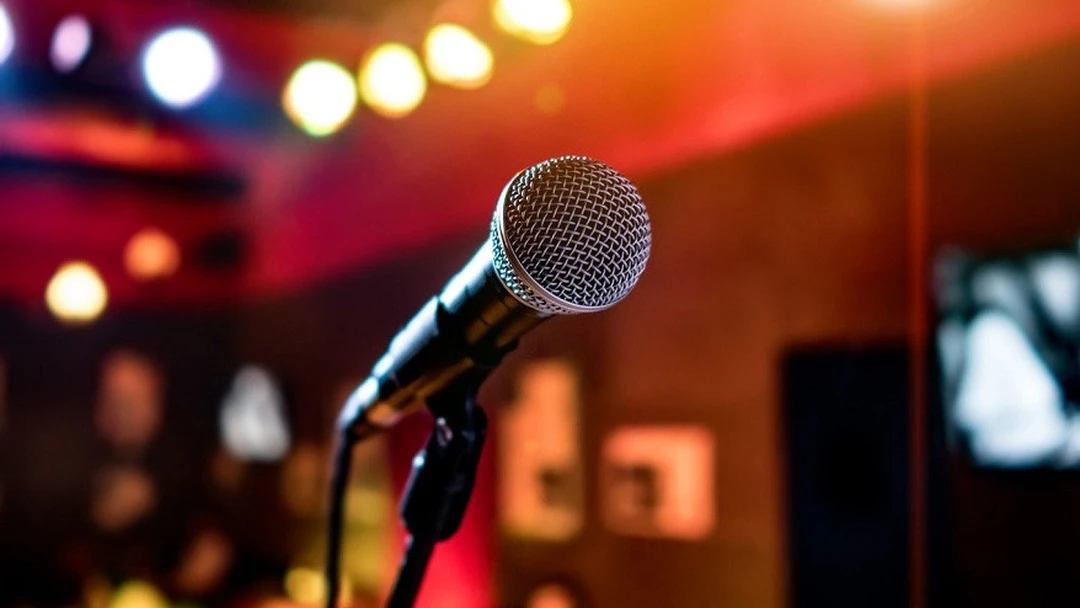 ¿Quién inventó el KARAOKE?