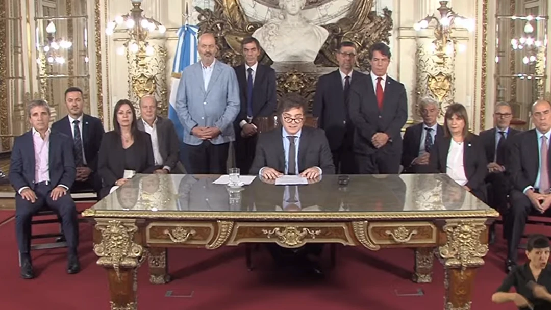 ¿Qué dice la firma de Javier Milei sobre su personalidad?