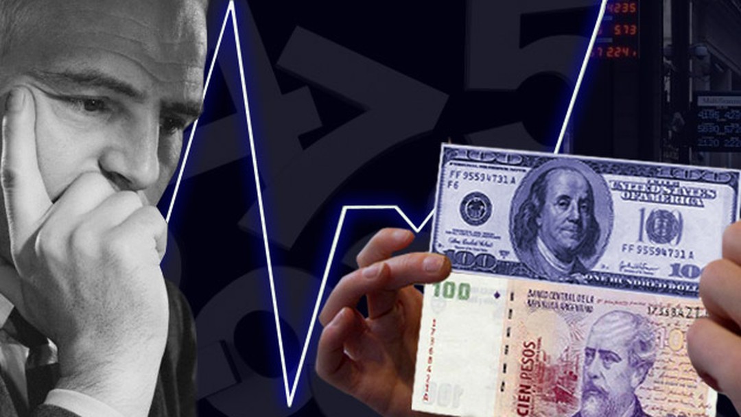 Luego de tocar los $10, el dólar blue bajó a $9,94 a la espera de ...