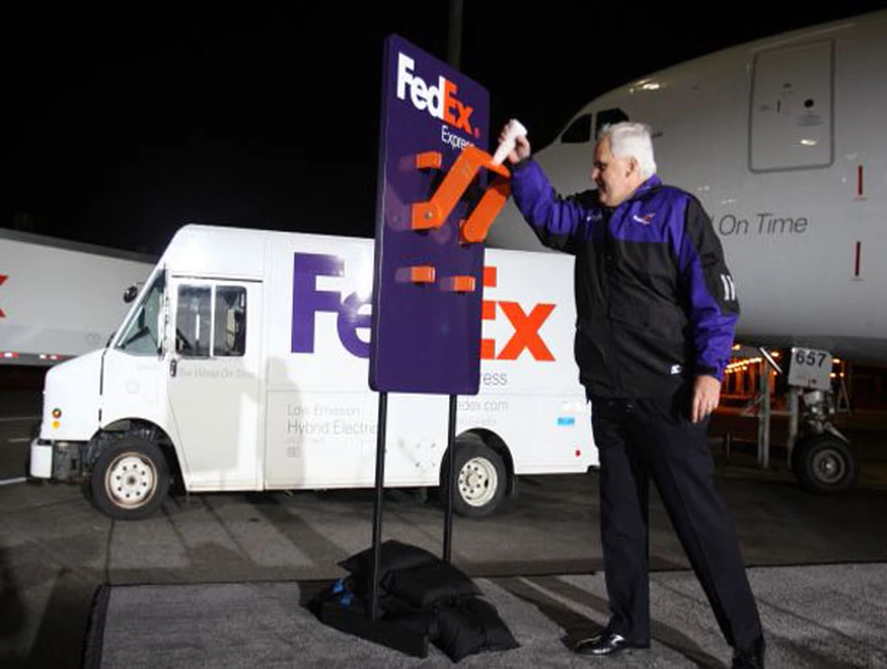FedEx contratará a 20.000 temporales por aumento de enví­os para la ...