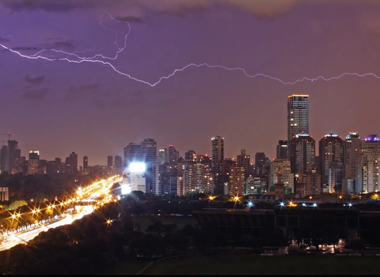 ¿Cómo afectan las tormentas eléctricas a las comunicaciones inalámbricas?