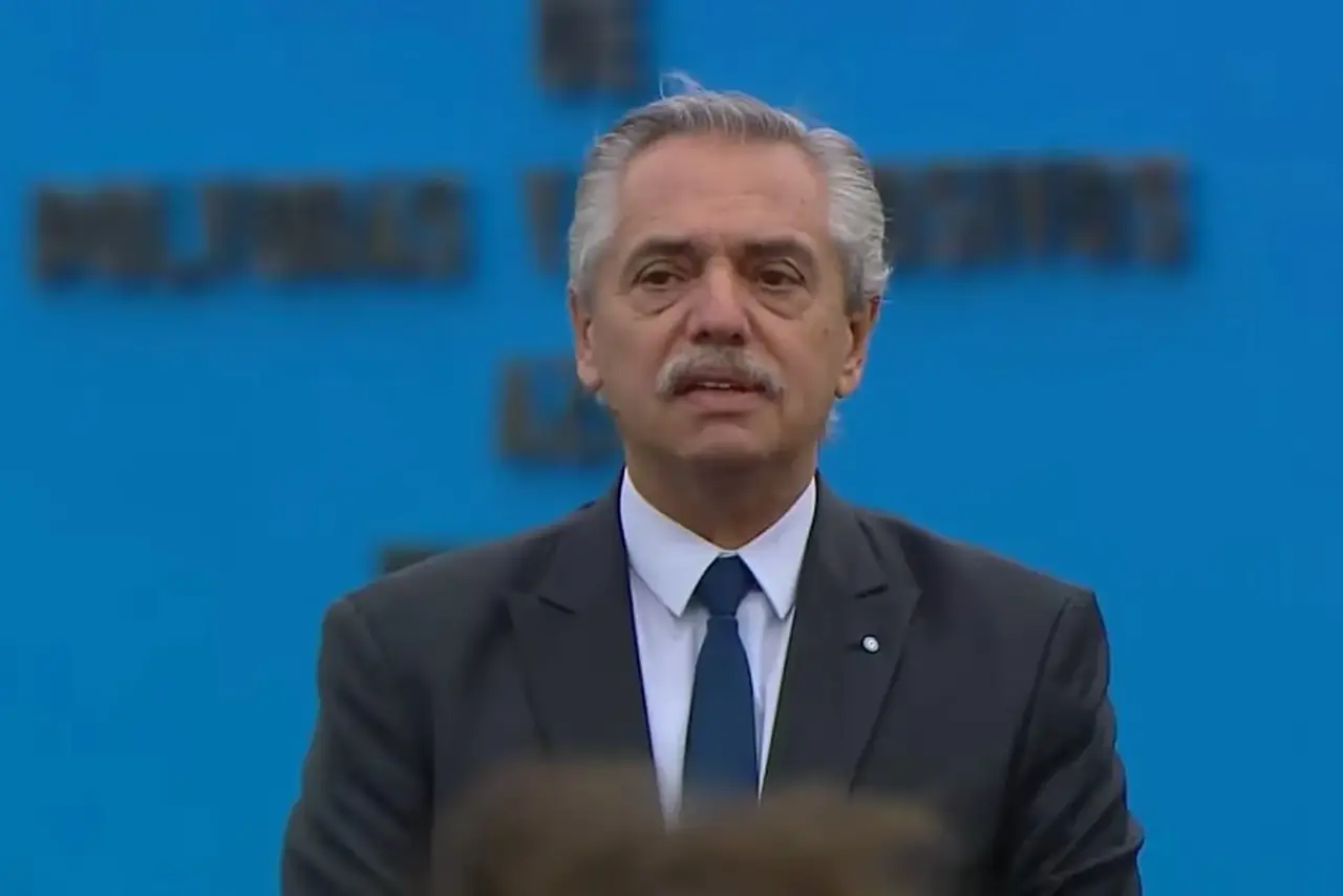Alberto Fernández fue declarado en rebeldía