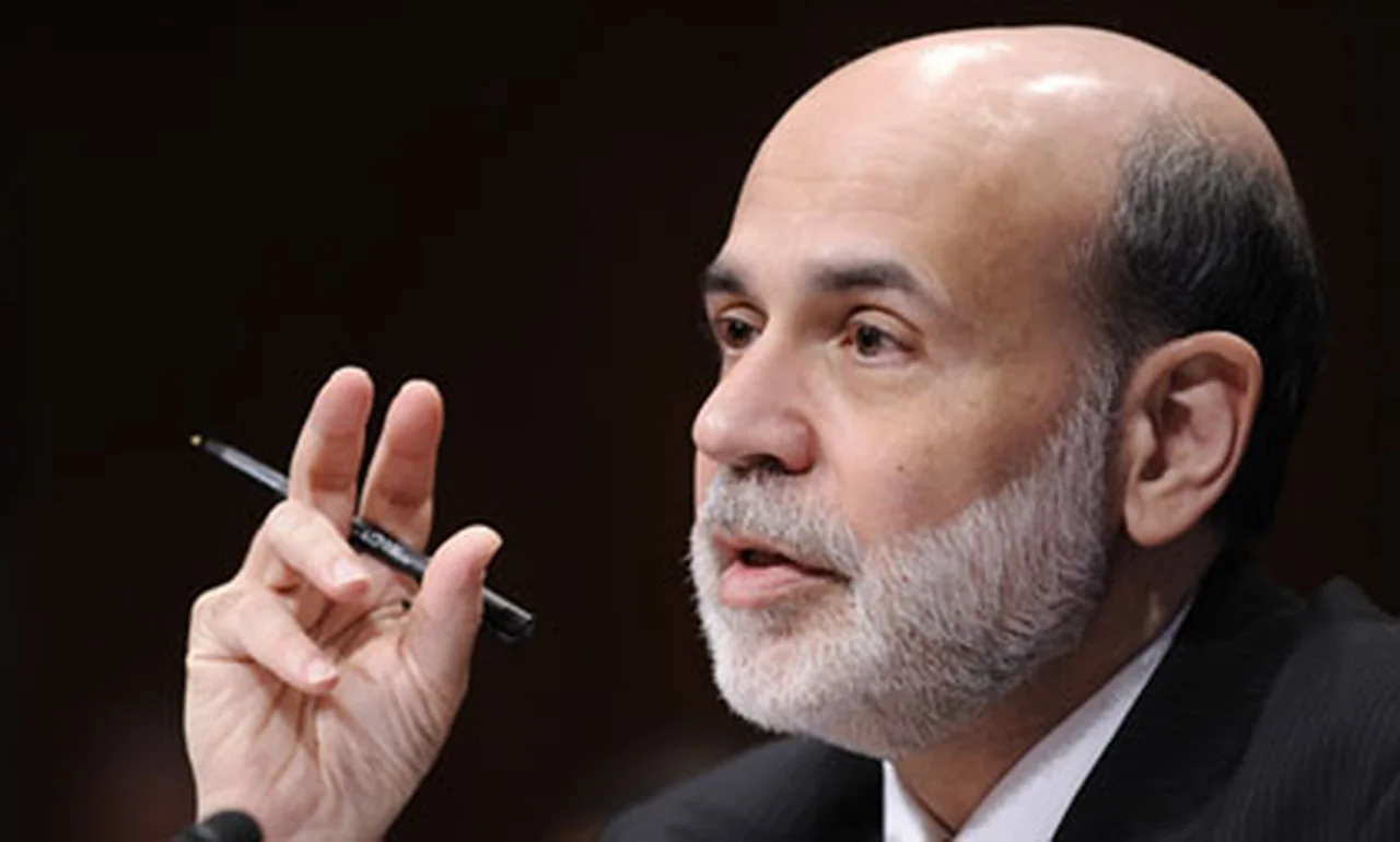 Ben Bernanke ve que la economí­a no reacciona y deja tasas sin cambios