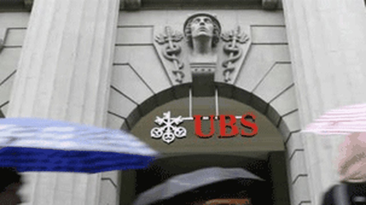 Ex directivos de UBS devuelven bonus por u$s61.000 M