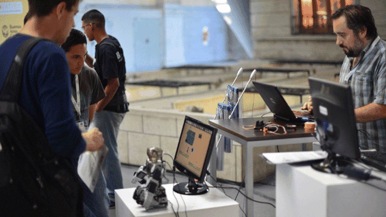 Lí­deres de Singularity University exponen sobre innovación tecnológica ...