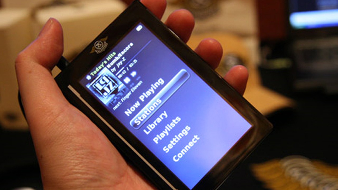 Un nuevo reproductor que apuesta por la radio ataca al iPod