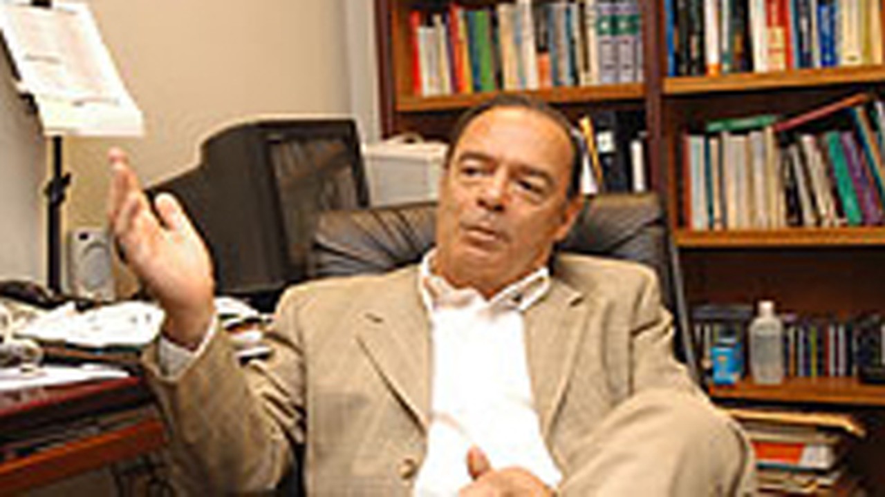 Para Roque Fernández hay que liberar el dólar sin temor a que produzca un impacto en los precios