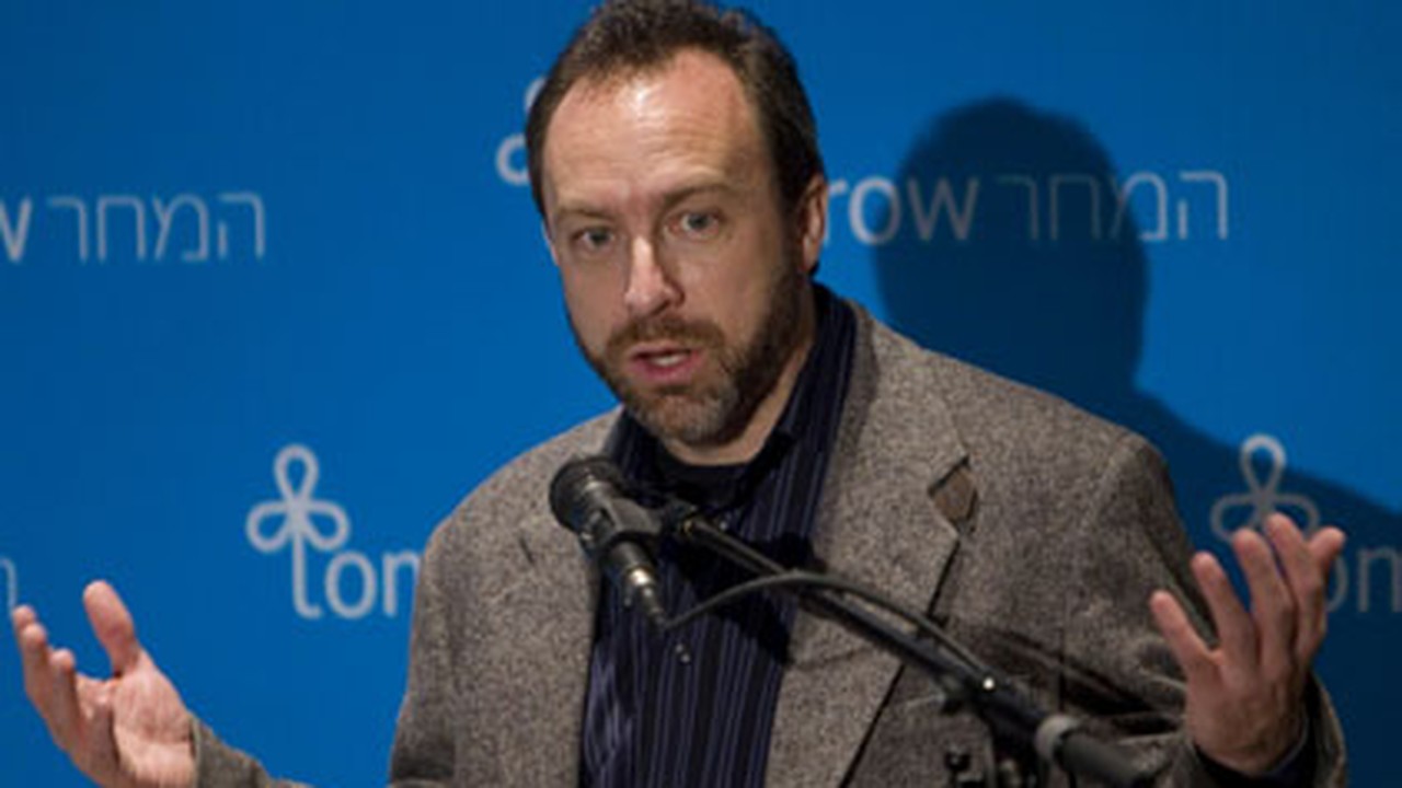 El creador de la Wikipedia aclara que la enciclopedia es un lugar para ...