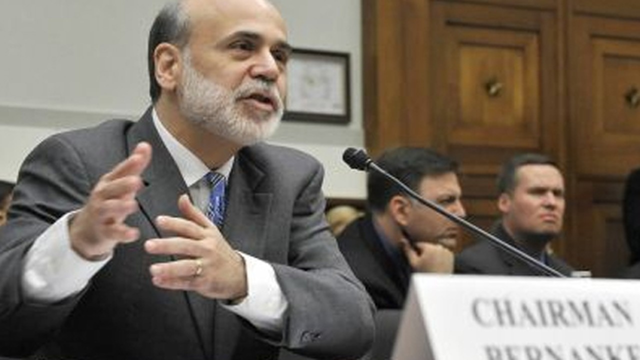Ben Bernanke: "Estamos lejos de salir de las sombras"
