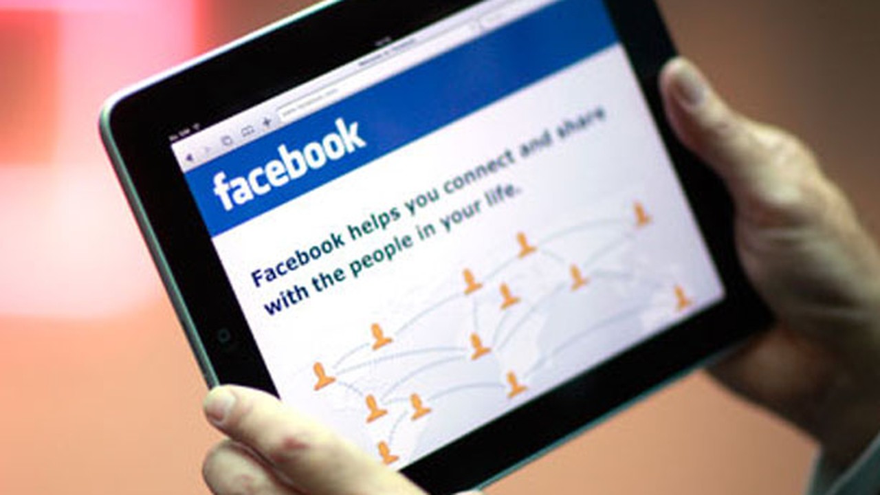 Hoy Facebook lanza su nuevo diseño para su espacio de actualizaciones