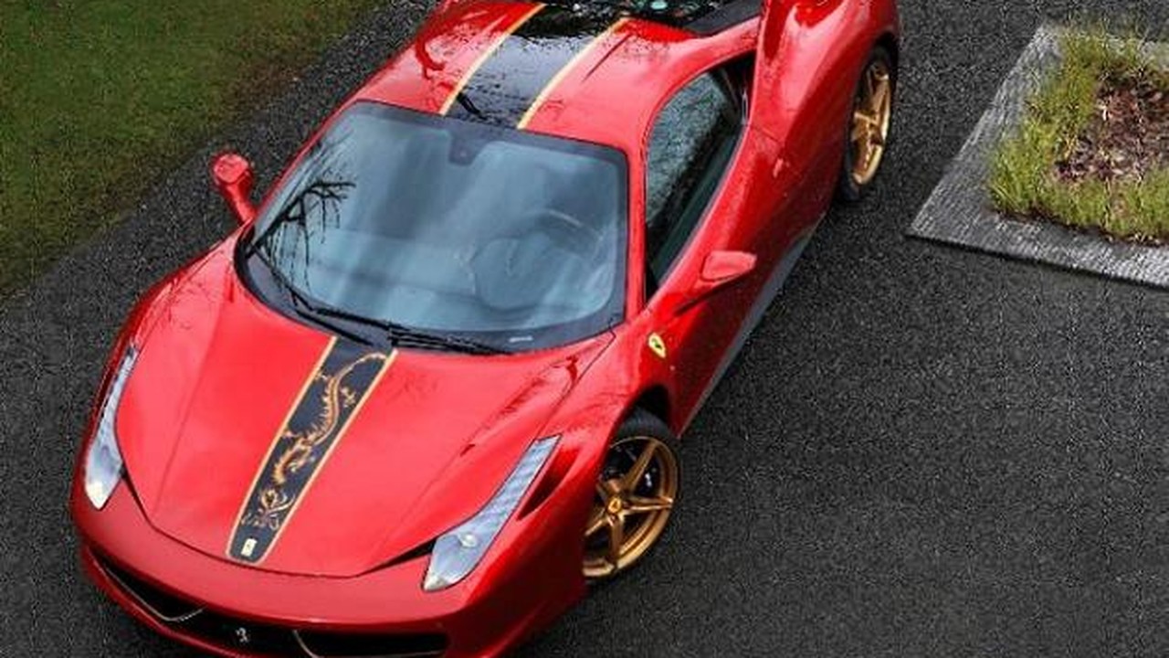 Dragones y cavallinos en un Ferrari 458 Italia único para China