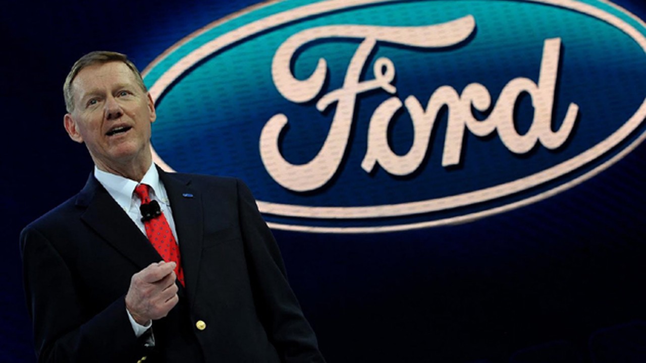 Aunque se llevó u$s21 M, el CEO de Ford cobró un 29% menos en 2012