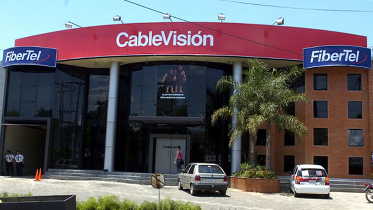 Cablevisión Holding debutó en la Bolsa con un alza del 21%