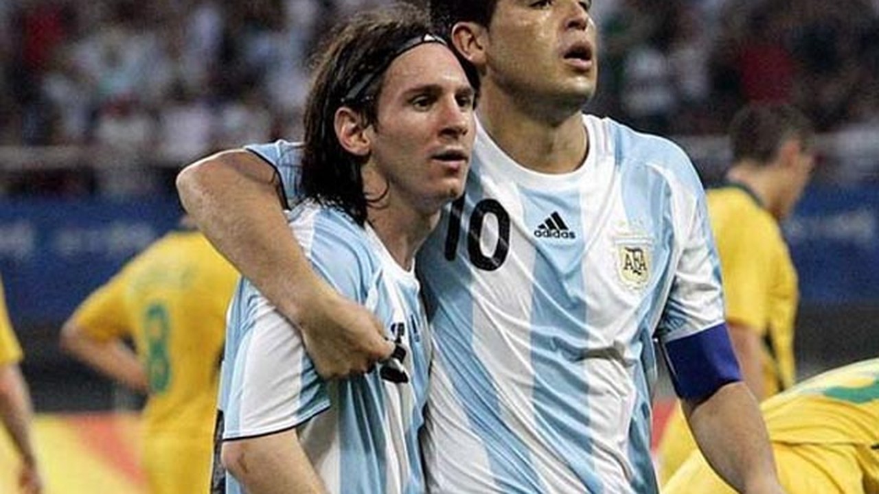 Los saludos para Messi y Riquelme por su cumpleaños coparon las redes ...