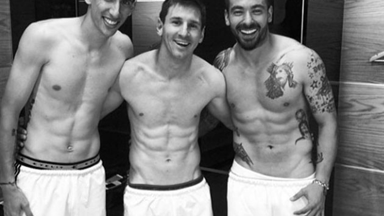 Sin camiseta: los otros futbolistas que despiertan los suspiros de las ...