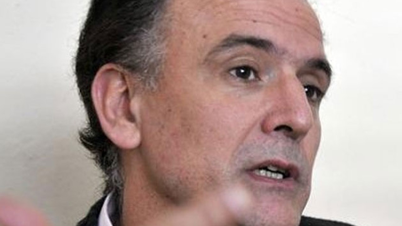 Le respondió a Máximo el periodista que informó sobre una cuenta en el ...