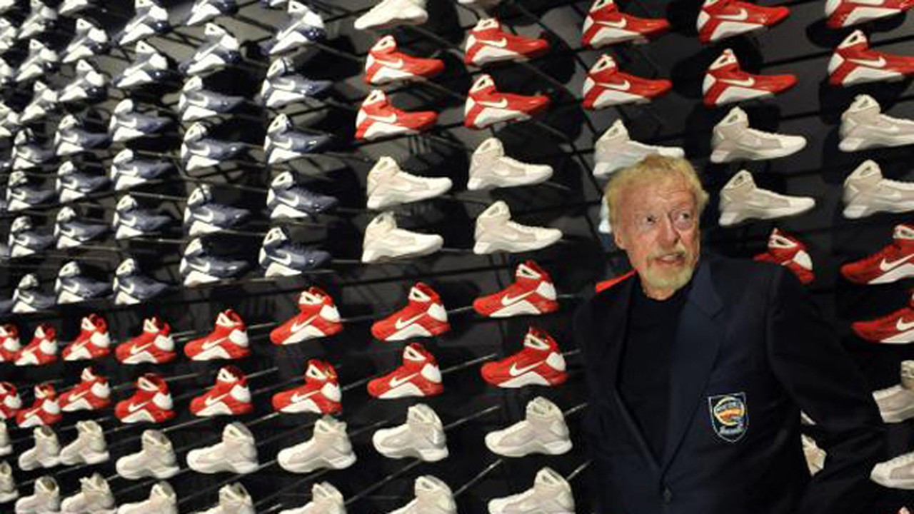 Tras 50 años de trabajo, el fundador de Nike abandona la empresa