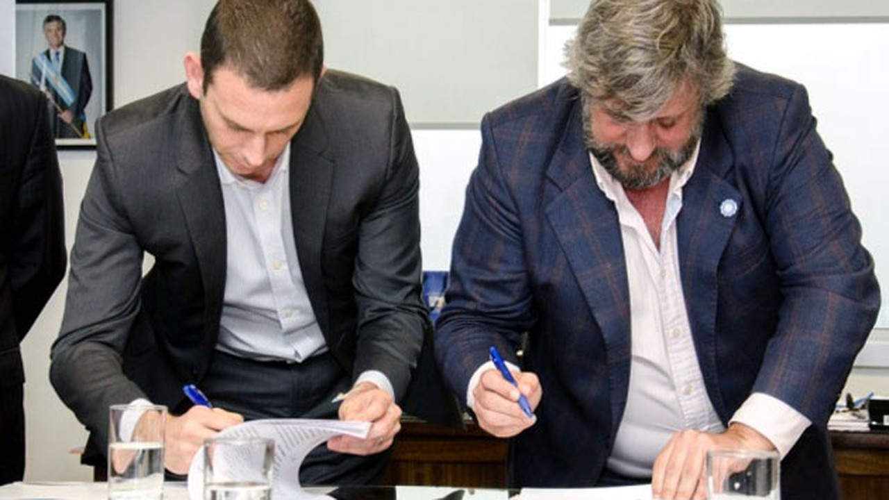 El Gobierno cerró un acuerdo con Microsoft para que ofrezca conectividad