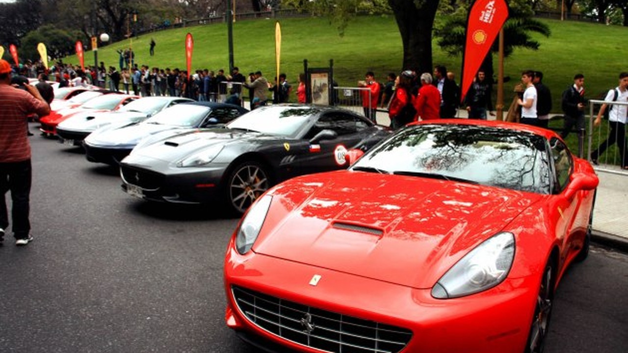 Más de 50 Ferrari unieron Argentina, Uruguay y Chile en el primer ...