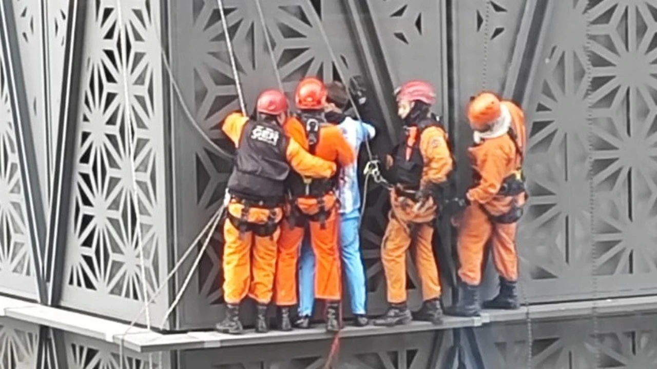 Quién es el youtuber polaco que escaló un edificio en Puerto Madero