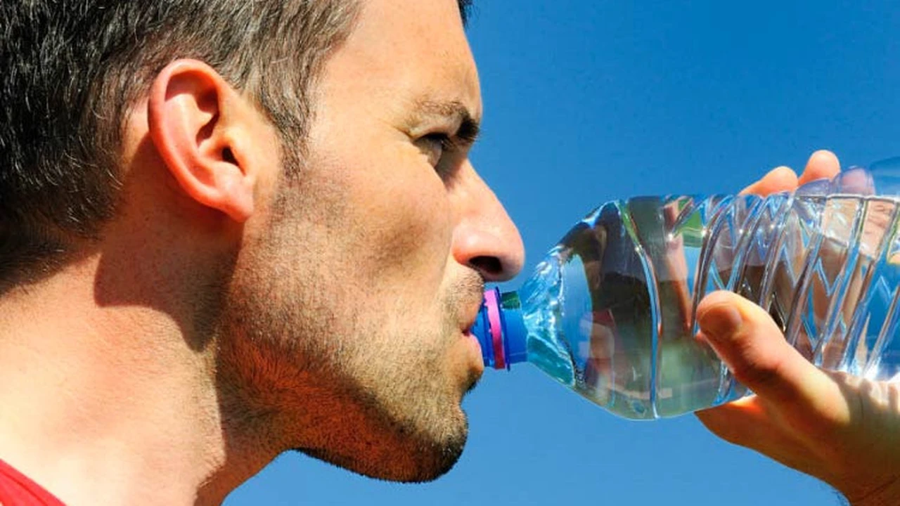 Científicos Detectan Nanoplásticos En Agua Embotellada