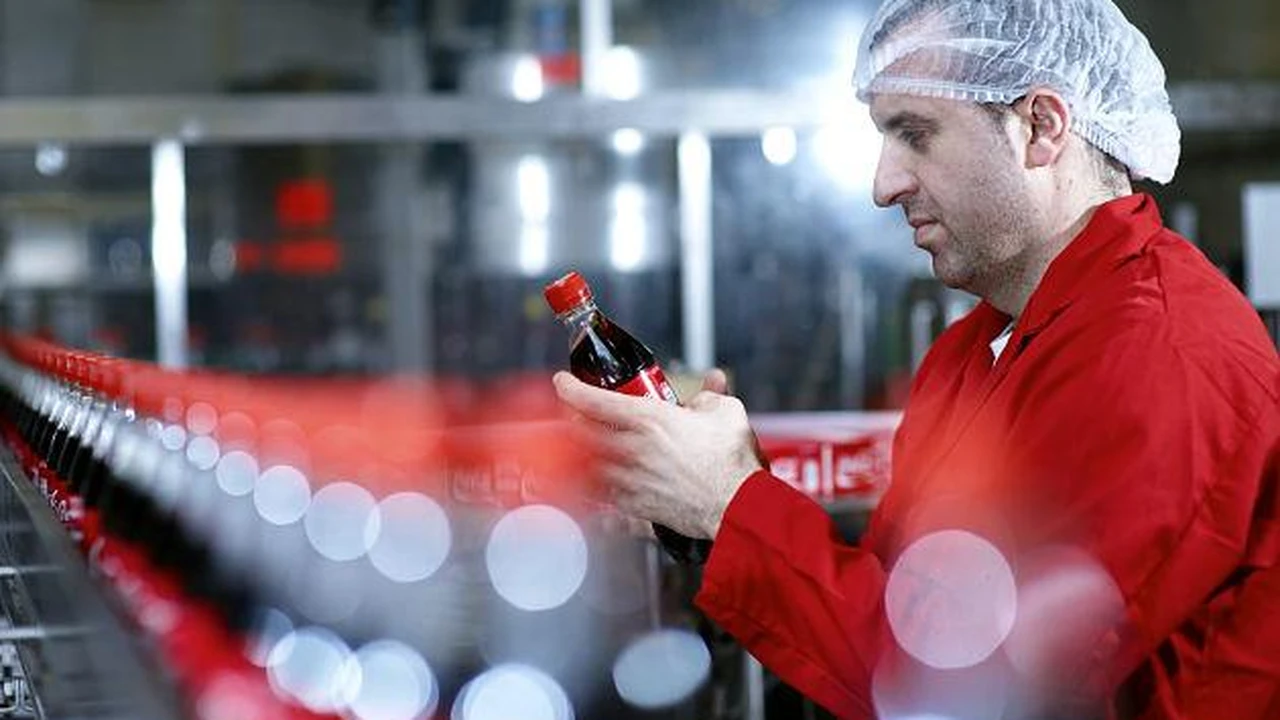 Coca-Cola busca empleados y ofrece sueldos de hasta $183 mil