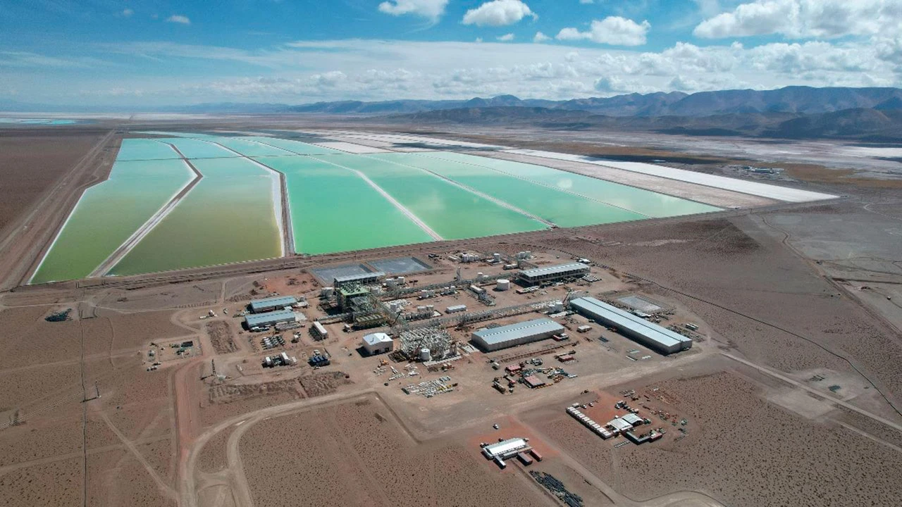 Litio: YPF firma un acuerdo clave con la India por recursos estratégicos