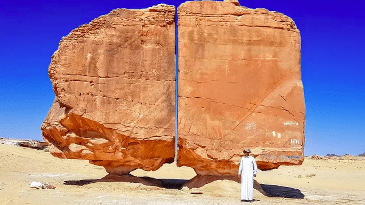 Así es la roca perfecta: dividida a la mitad y en partes iguales