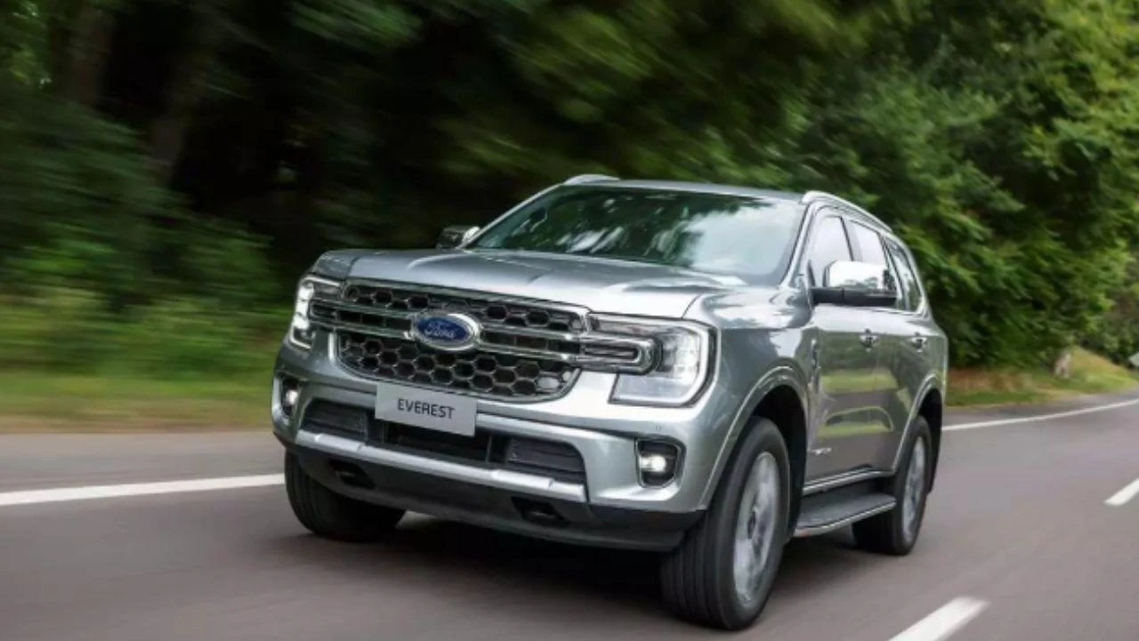 Ford lanzó al mercado un nuevo SUV que le competirá a Toyota