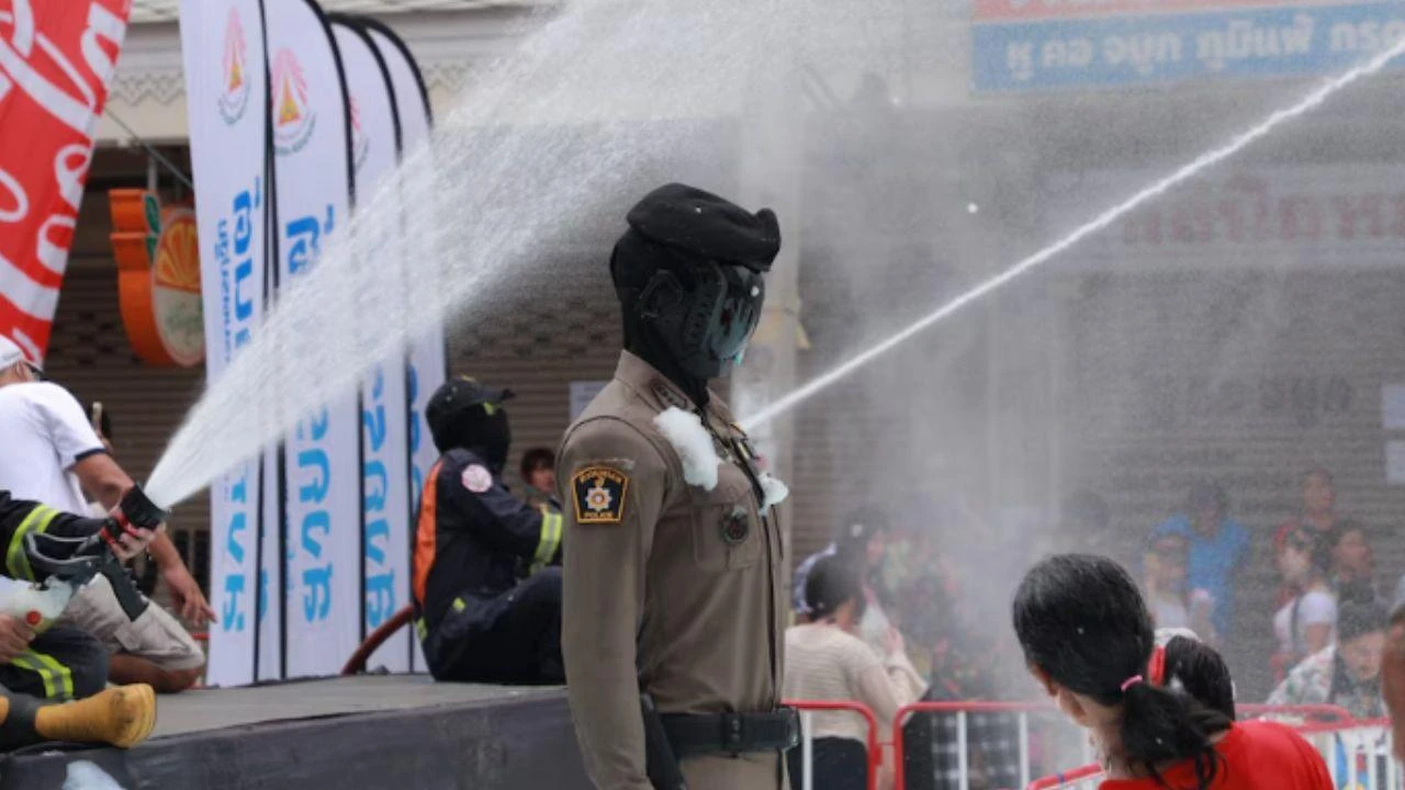 Presentan al primer policía robot con Inteligencia Artificial