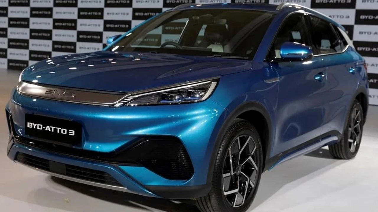 Autos eléctricos: marca china que pisa fuerte y preocupa a Tesla