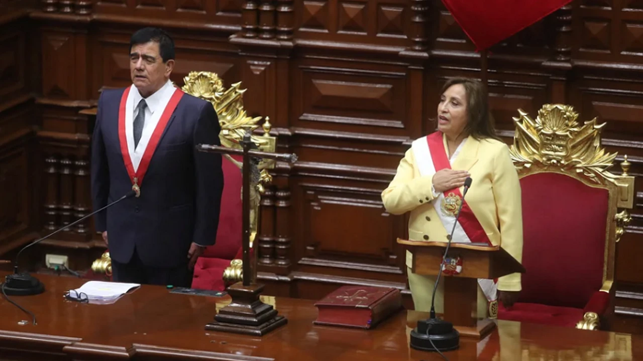 Quién es Dina Boluarte: primera presidenta en la historia de Perú