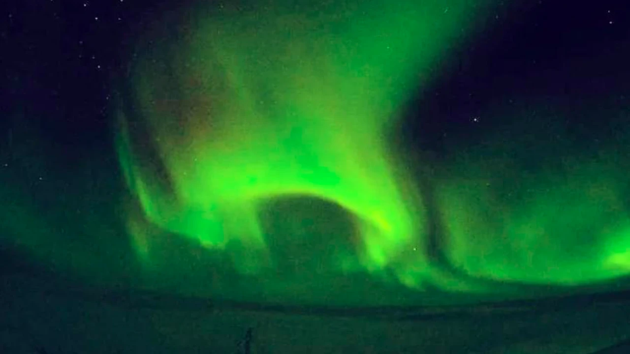 Aurora austral tiñó de verde el cielo de la Antártida Argentina