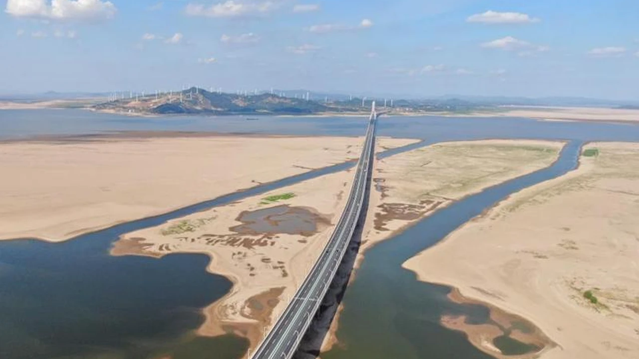 El lago más grande de China cayó al menor nivel registrado en diez años