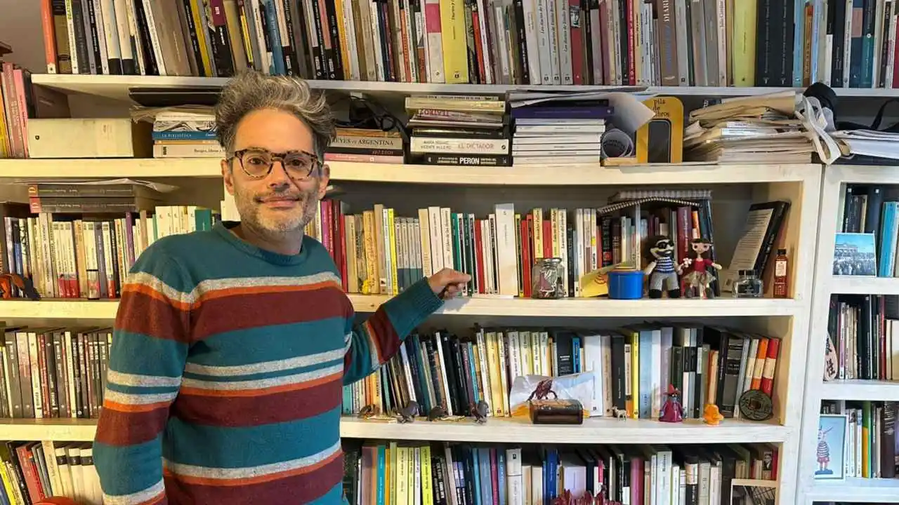 Cómo funciona el TINDER de los libros que permite conocer lectores