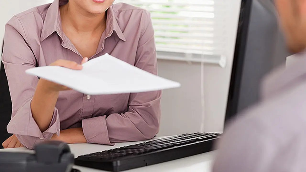 ¿Te pueden despedir estando con licencia médica? Qué dice la ley y qué derechos tenés