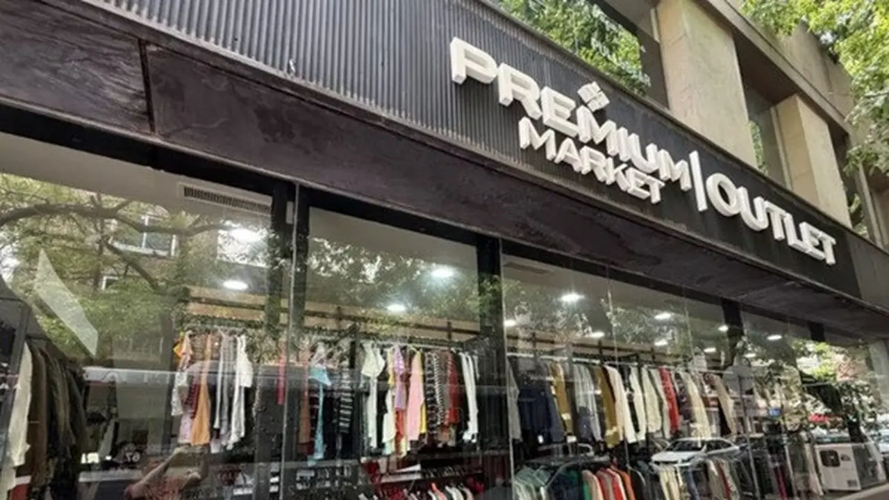 Descuentos de hasta 70% en zapatillas y ropa premium en nuevo outlet ...