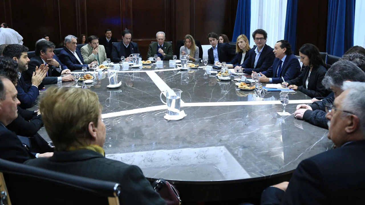 Sica lideró la primera reunión del Consejo de Monitoreo y ...