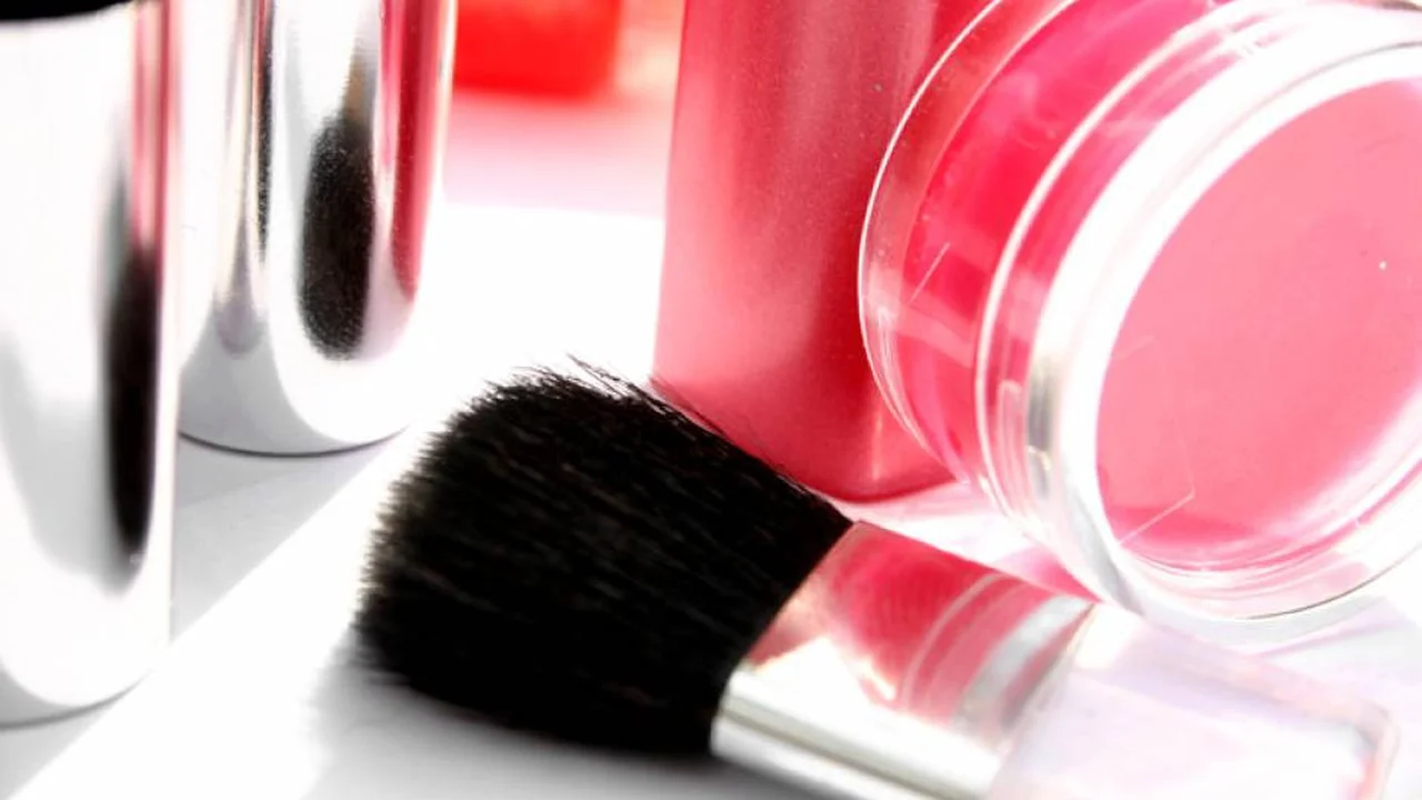 Alerta por sustancias tóxicas en labiales importados