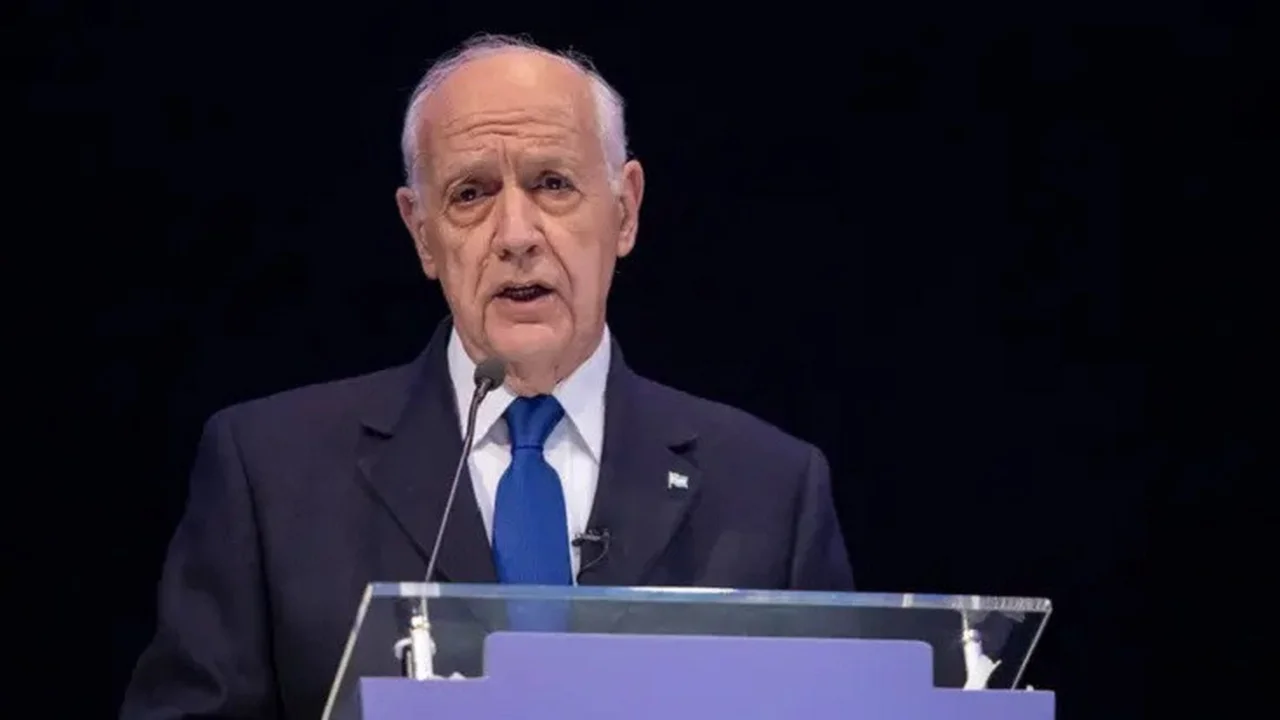 Los memes en Twitter por el silencio de Lavagna en el debate