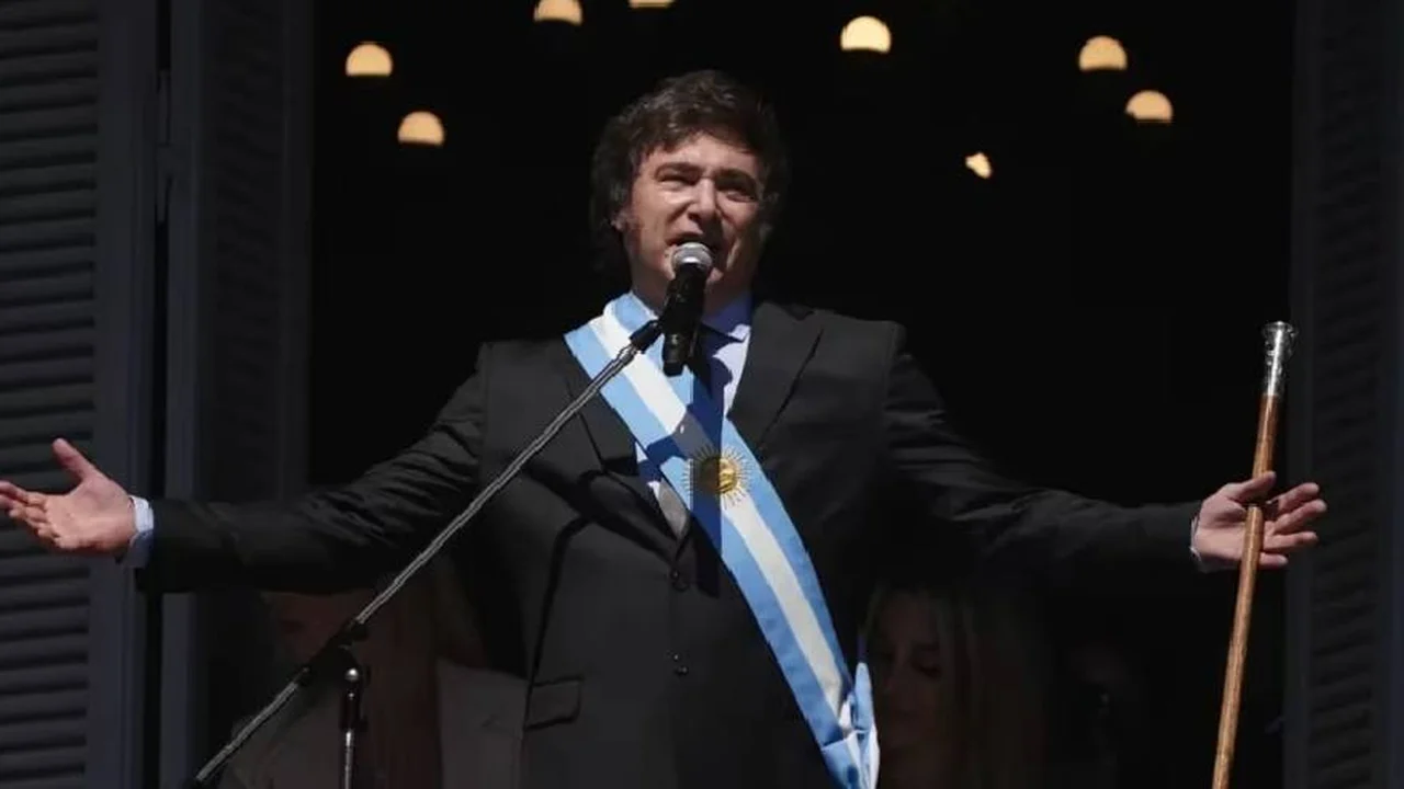 Qué dice la primera encuesta sobre el DNU de Javier Milei