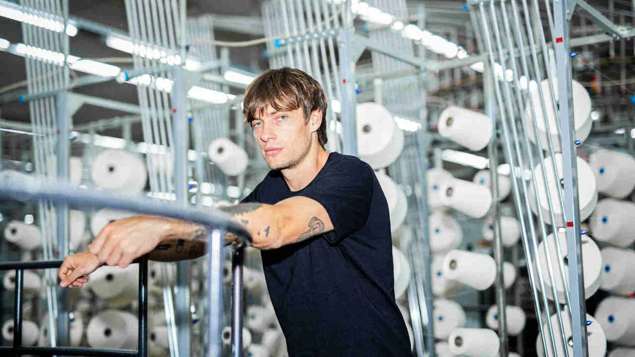 Cómo hace esta NUEVA MARCA nacional de ROPA básica para vender BARATO