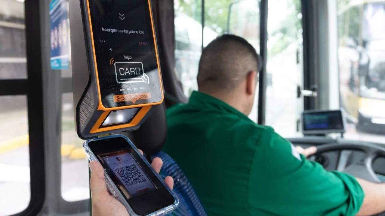 El Banco Central lanzó una medida para los pagos con QR en el transporte público - GLACIAR 105.7