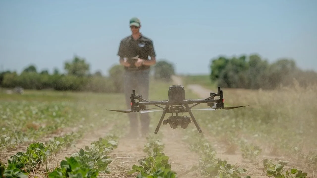 John Deere se lanza al negocio de drones: compró una empresa para sumar ...