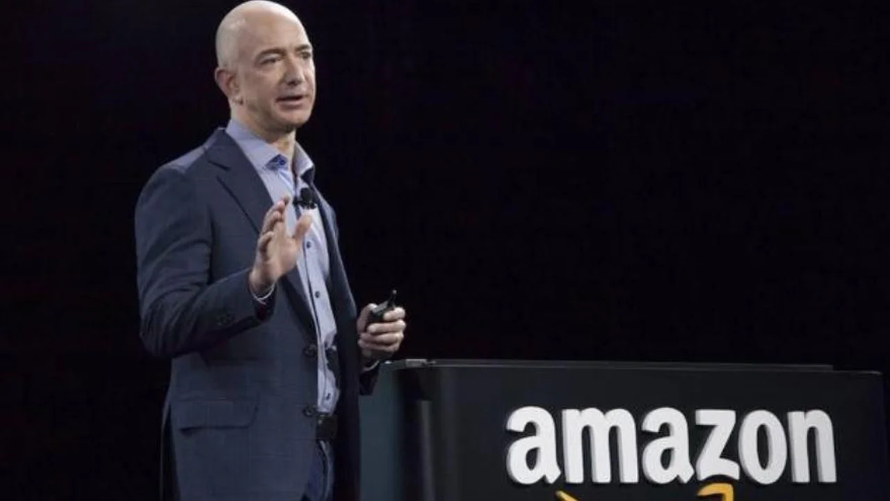 Los correos secretos del creador de Amazon a su amante