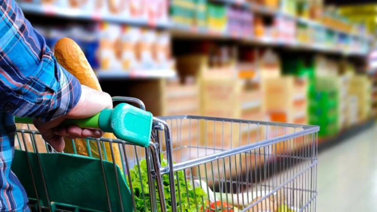 Cuánta plata necesita una familia por mes para no ser pobre