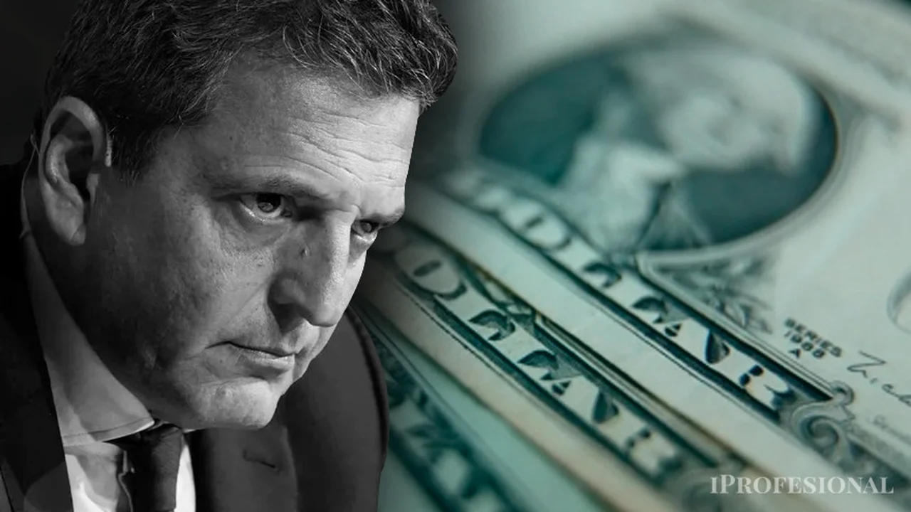 Reservas al límite: la nueva jugada de Massa para juntar DÓLARES