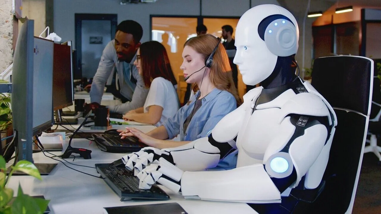 Avatares vs. humanos: la batalla por el liderazgo en ventas