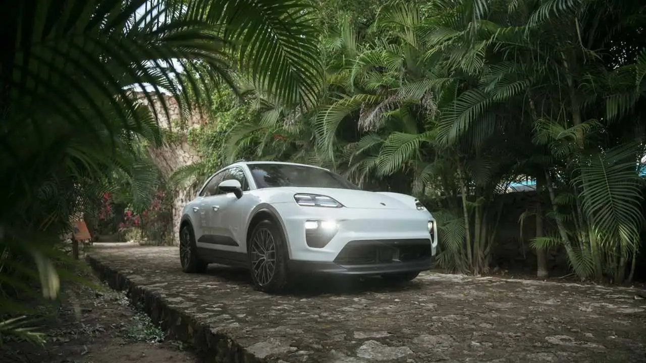 Porsche presentó el Macan, el nuevo SUV eléctrico